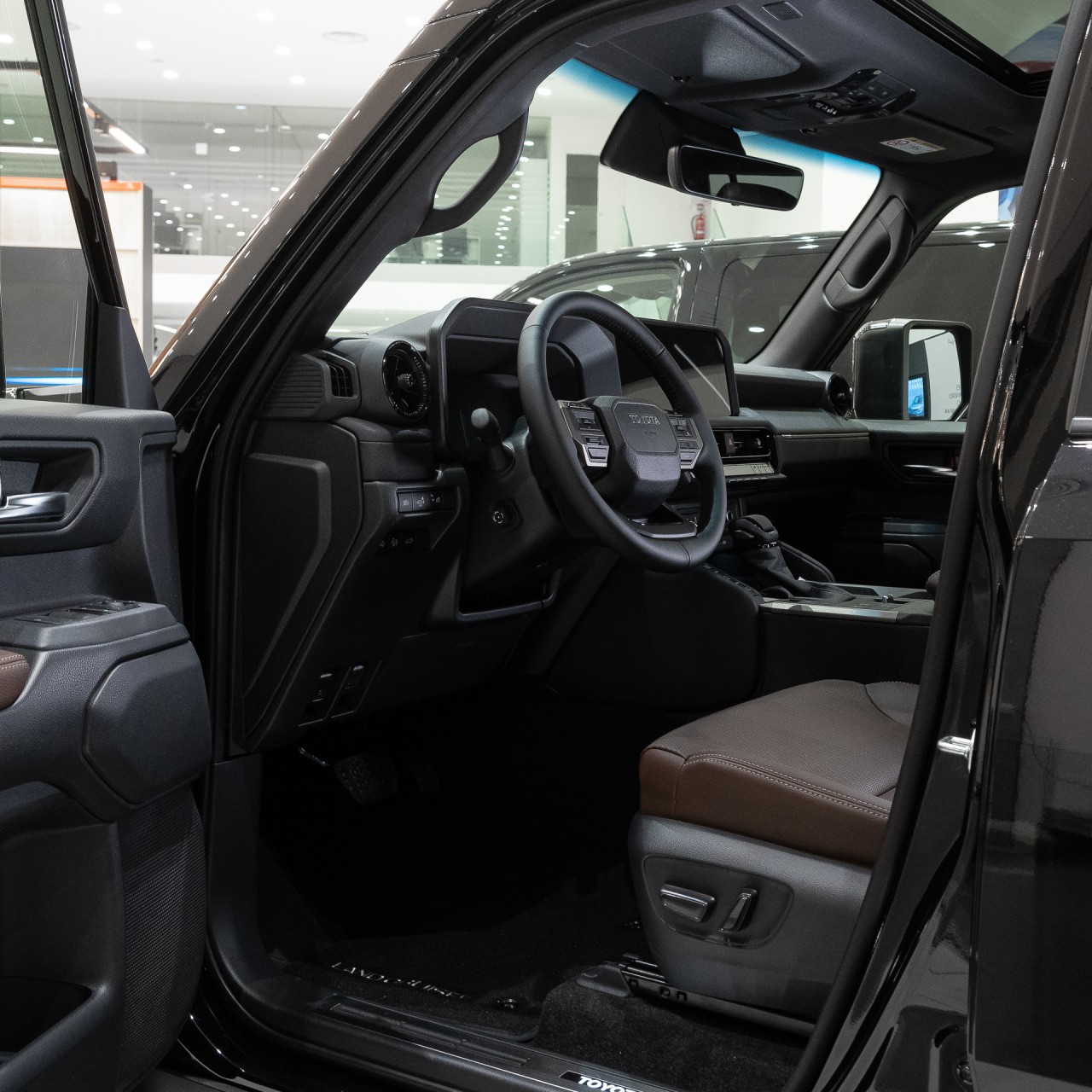 Toyota LAND CRUISER: mild hybrid 48v - TOYOTA OURENSE