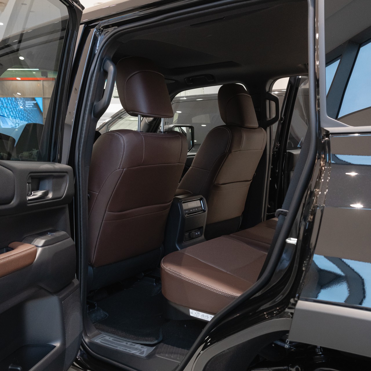 Toyota LAND CRUISER: mild hybrid 48v - TOYOTA OURENSE