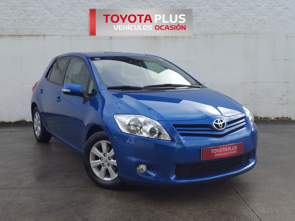TOYOTA AURIS SemiNuevo en Santiago - A Coruña